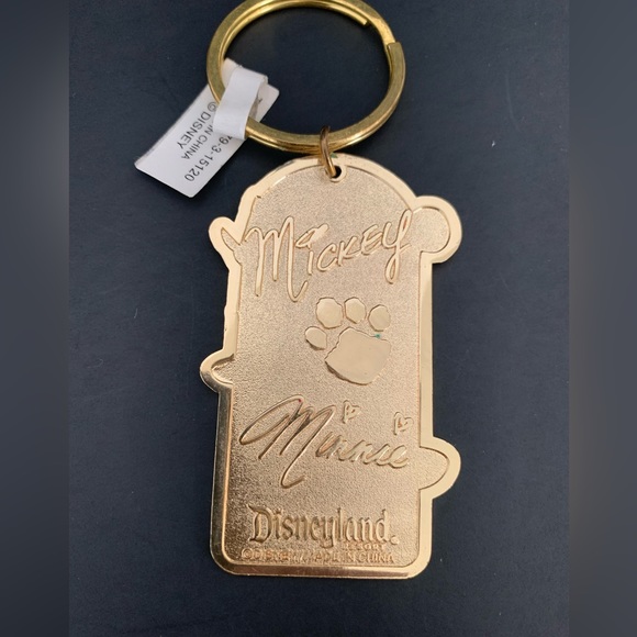 Disney | Other | Disney Sister Mickey And Minnie Keychain | Poshmark